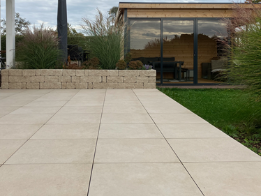 Natursten & keramiske fliser| indendørs & udendørs | jonastone